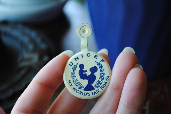 1960's UNICEF New York World's Fair 1964-65 Fold Tab … - Gem