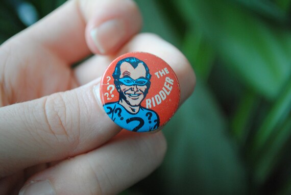 Vintage 1966 The Riddler Button - Comics Pin Back - B… - Gem