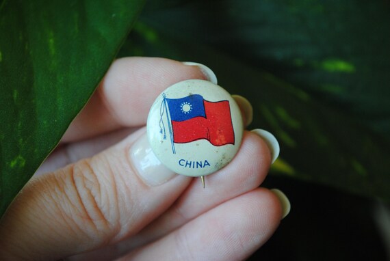 Vintage China Flag Pin Back Button - Flags Of The Wor… - Gem