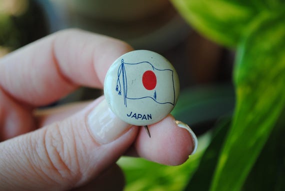 Vintage Japan Flag Pin Back Button - Flags Of The Wor… - Gem
