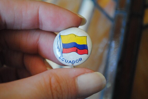 Vintage Ecuador Flag Pin Back Button - Flags Of The W… - Gem