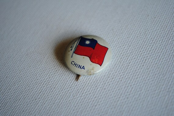 Vintage China Flag Pin Back Button - Flags Of The Wor… - Gem
