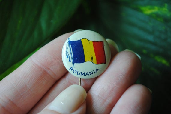 Vintage Roumania Flag Pin Back Button - Romania - Fla… - Gem
