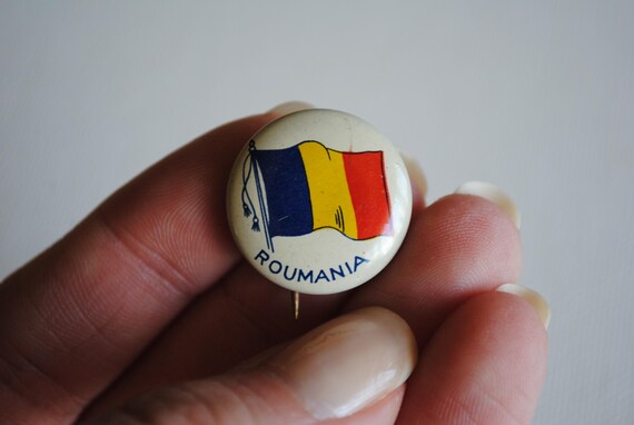 Vintage Roumania Flag Pin Back Button - Romania - Fla… - Gem