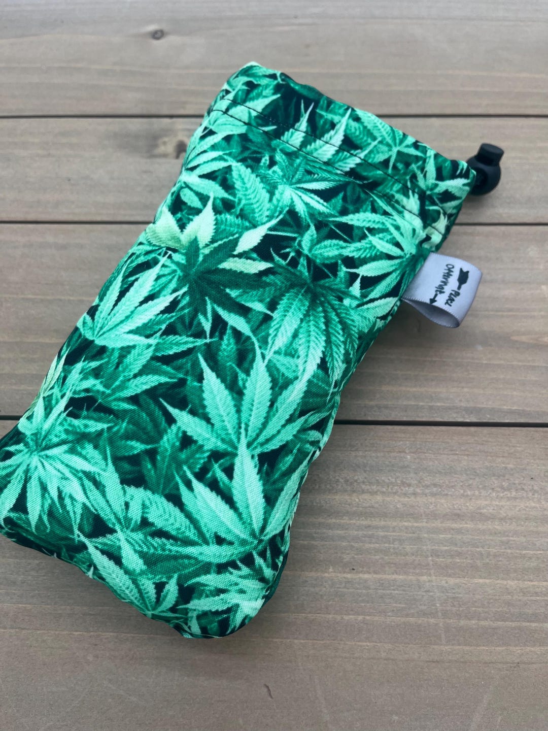 Hippie Trippy Cannabis Weed Leaf Print 7x4 Inch Padded Drawstring Pipe ...