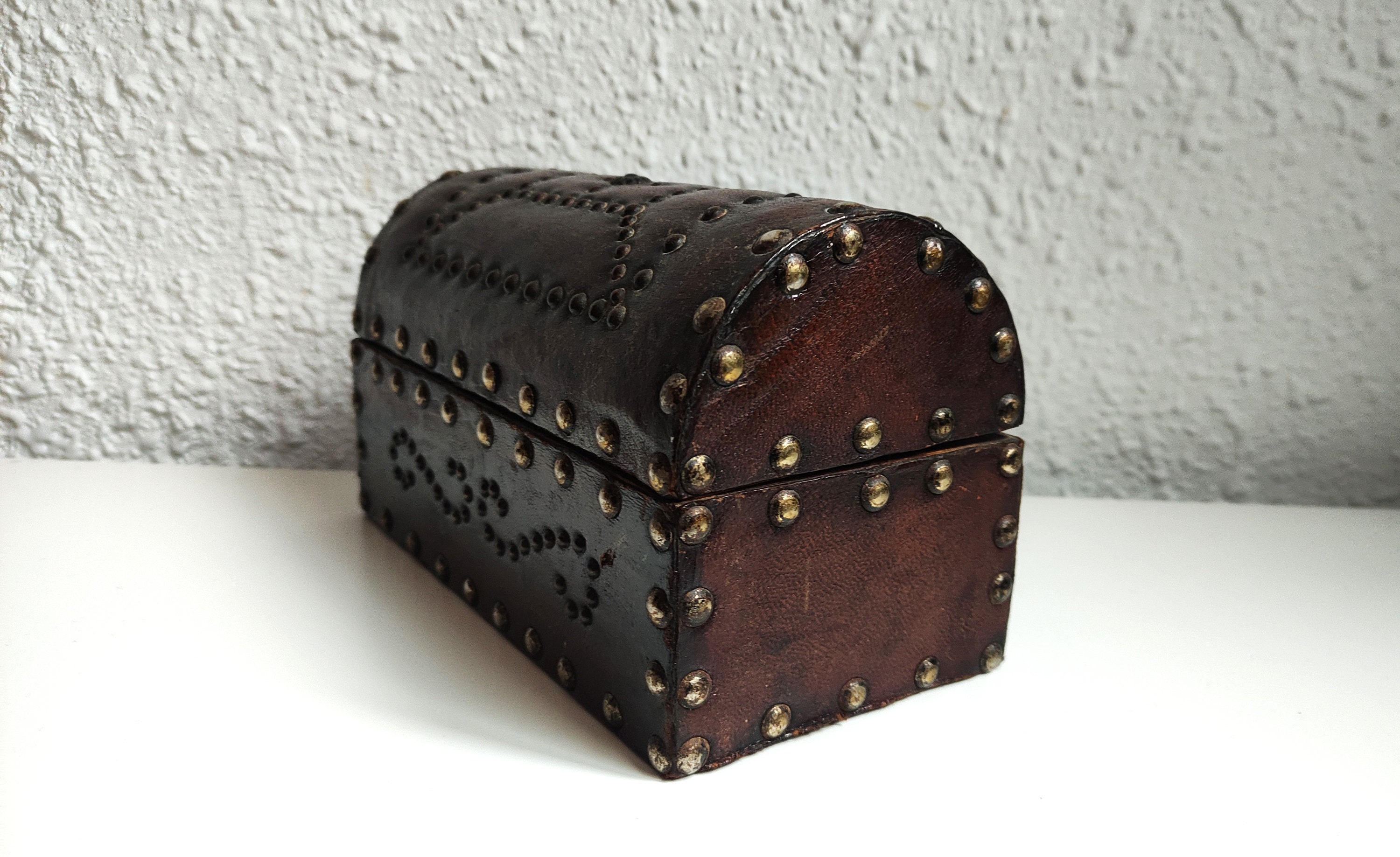 Vintage Studded Leather Chest Box, Wood and Leather Jewelry Box, Pirate Chest Box, Vintage ...