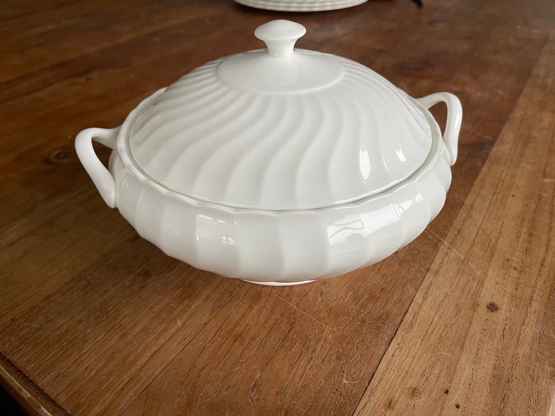 A Vintage Wedgwood Candlelight-bone China -covered Dish/terrine- Coverd ...