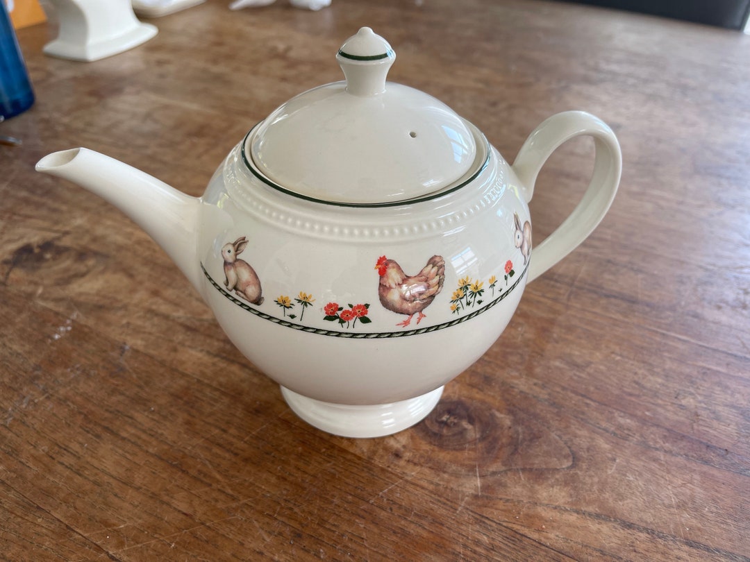 A Rare Vintage Wedgwood Windsor Springtime Easter Large Teapot/large ...