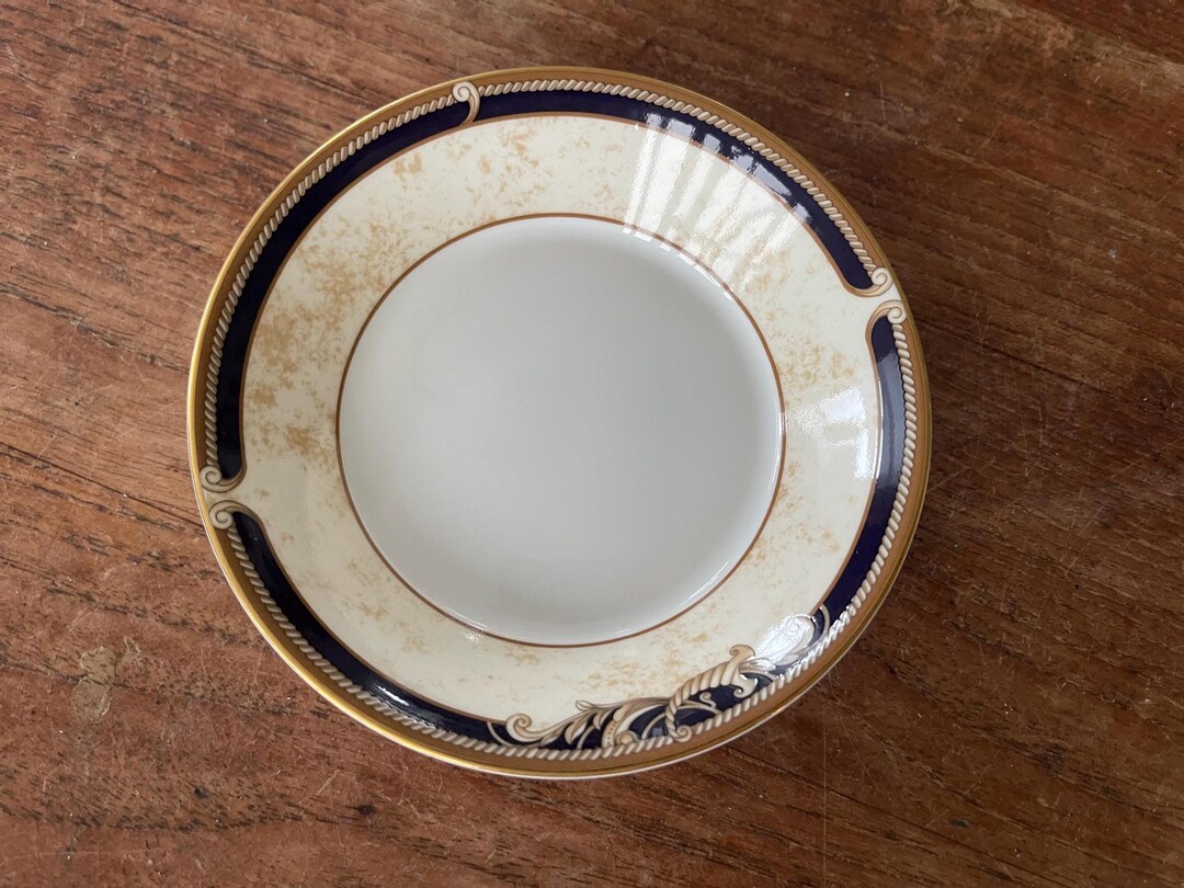 A Gorgeous Wedgwood Bone China-bicentenary Cornucopia-compote/amuse ...