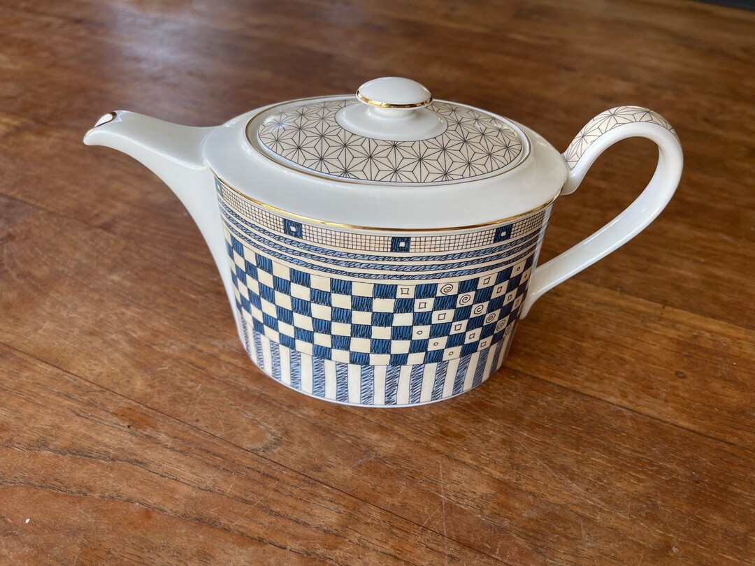 A Gorgeous Vintage Wedgwood Bone China "samurai" Teapot- Teapot With ...