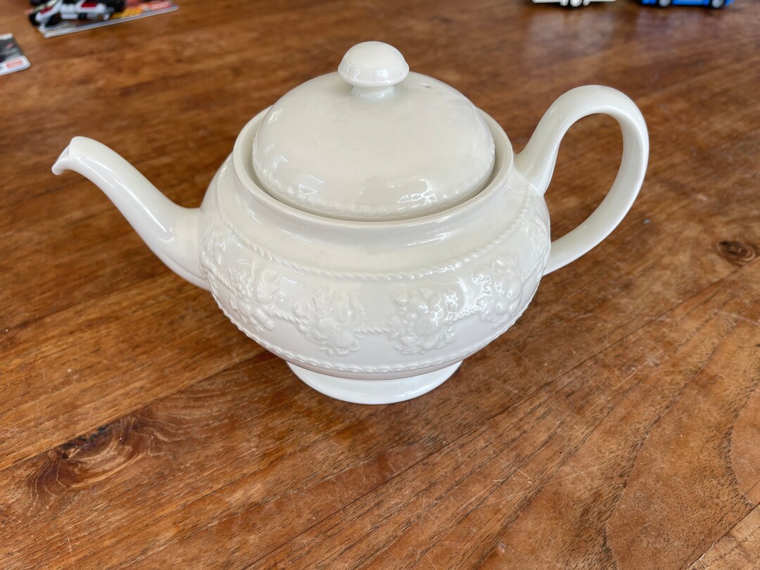 A Gorgeous Wedgwood Home Collection- Festivity Large Teapot-earthware ...