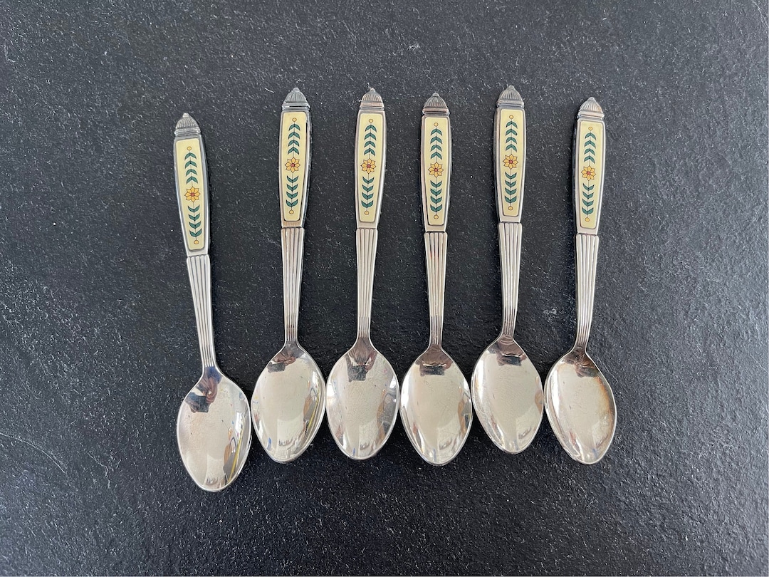 6 Vintage Wedgwood Carlton Silver Plated Spoons - 12cm - Silver Plated ...