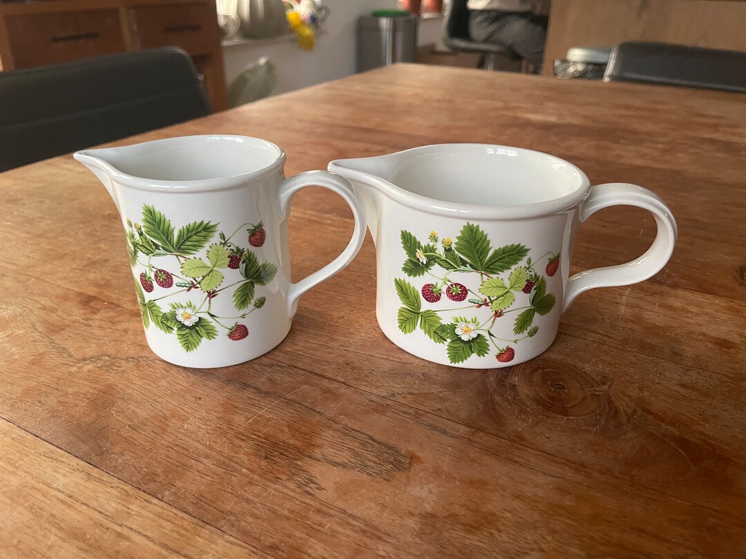 Set of 2 Vintage Portmeirion Summer Strawberries Creamer/jug/pichter ...