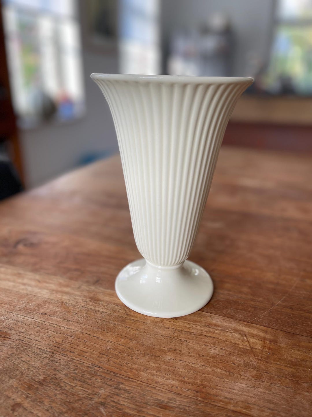 A Gorgeous Wedgwood of Etruria & Barlaston Edme High Vase-tall Fluted ...