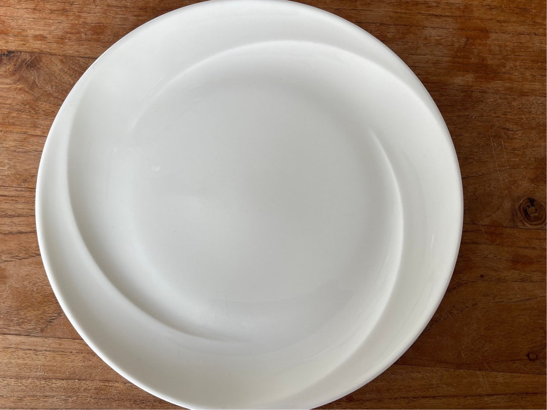 A Gorgeous Wedgwood Bone China Solar Dinner Plate Dinner Plate 27cm ...