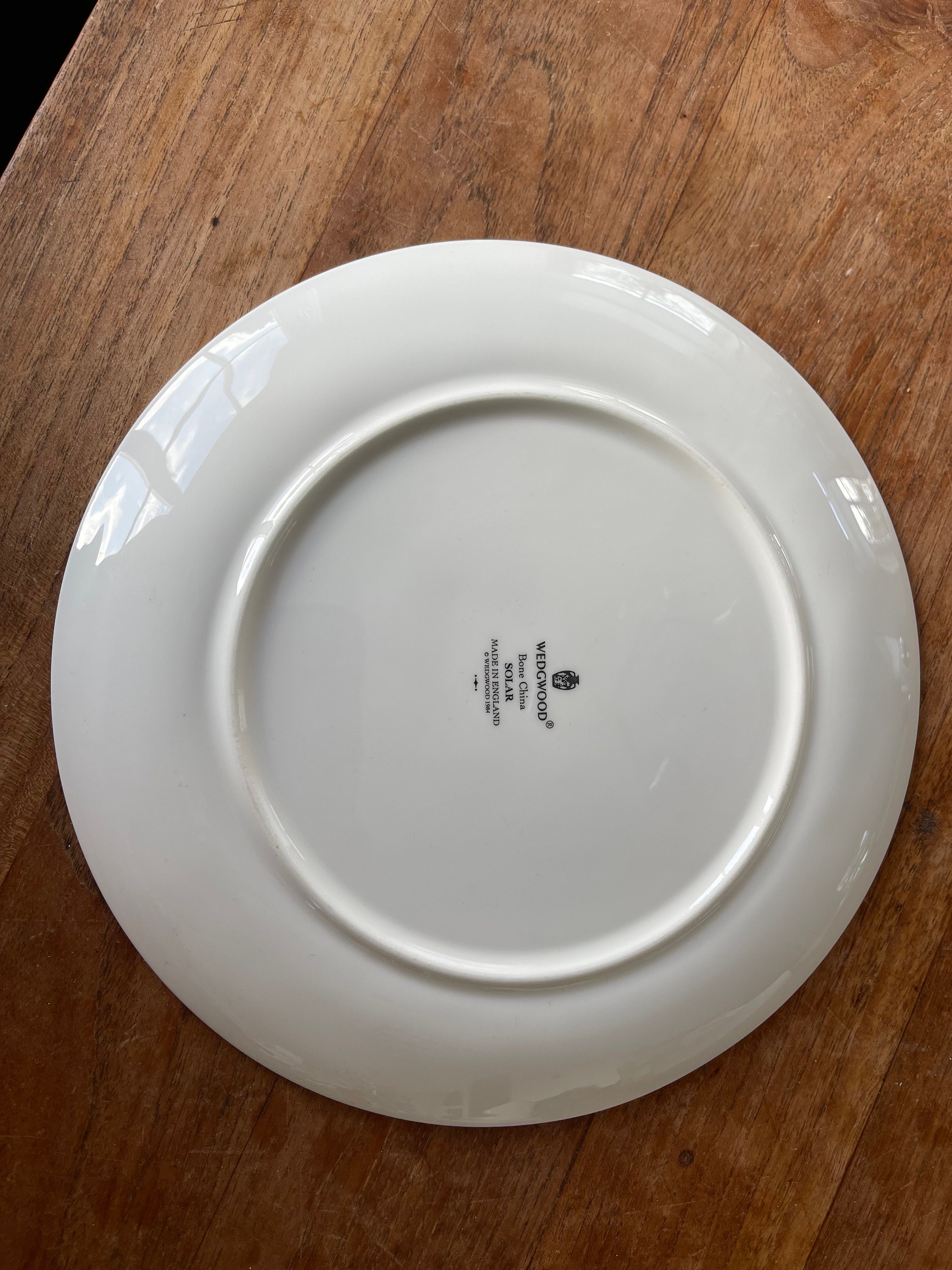 A Gorgeous Wedgwood Bone China Solar Dinner Plate Dinner Plate 27cm ...