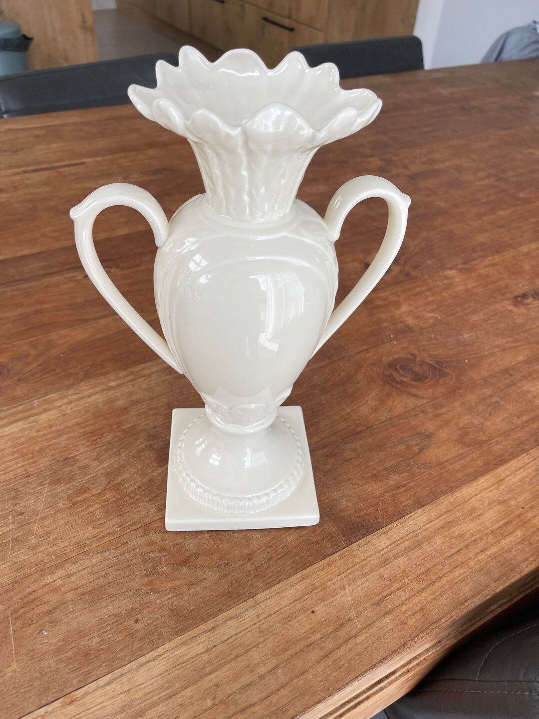 A Gorgeous Vintage Royal Creamware Originals Pedestal Vase 32cm -rare ...