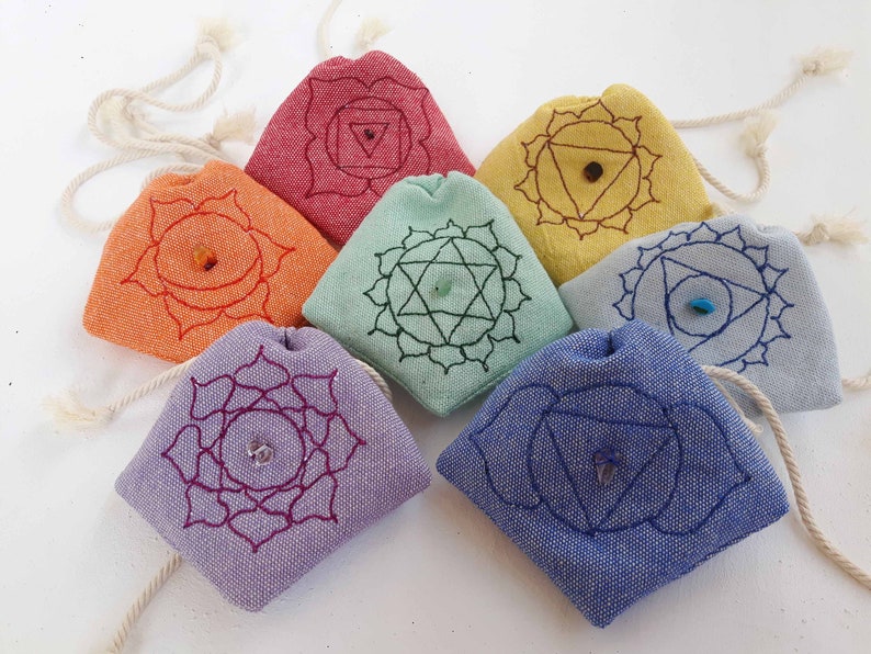 7 Chakra Set: Mojo Bags Embroidered With Chakra Symbols and Gemstones ...