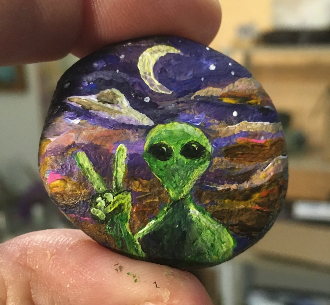 Hand Painted Alien Worry Stone - Etsy