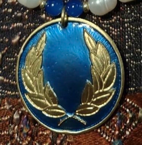 SCA Laurel Medallion With Background Color Choice - Etsy