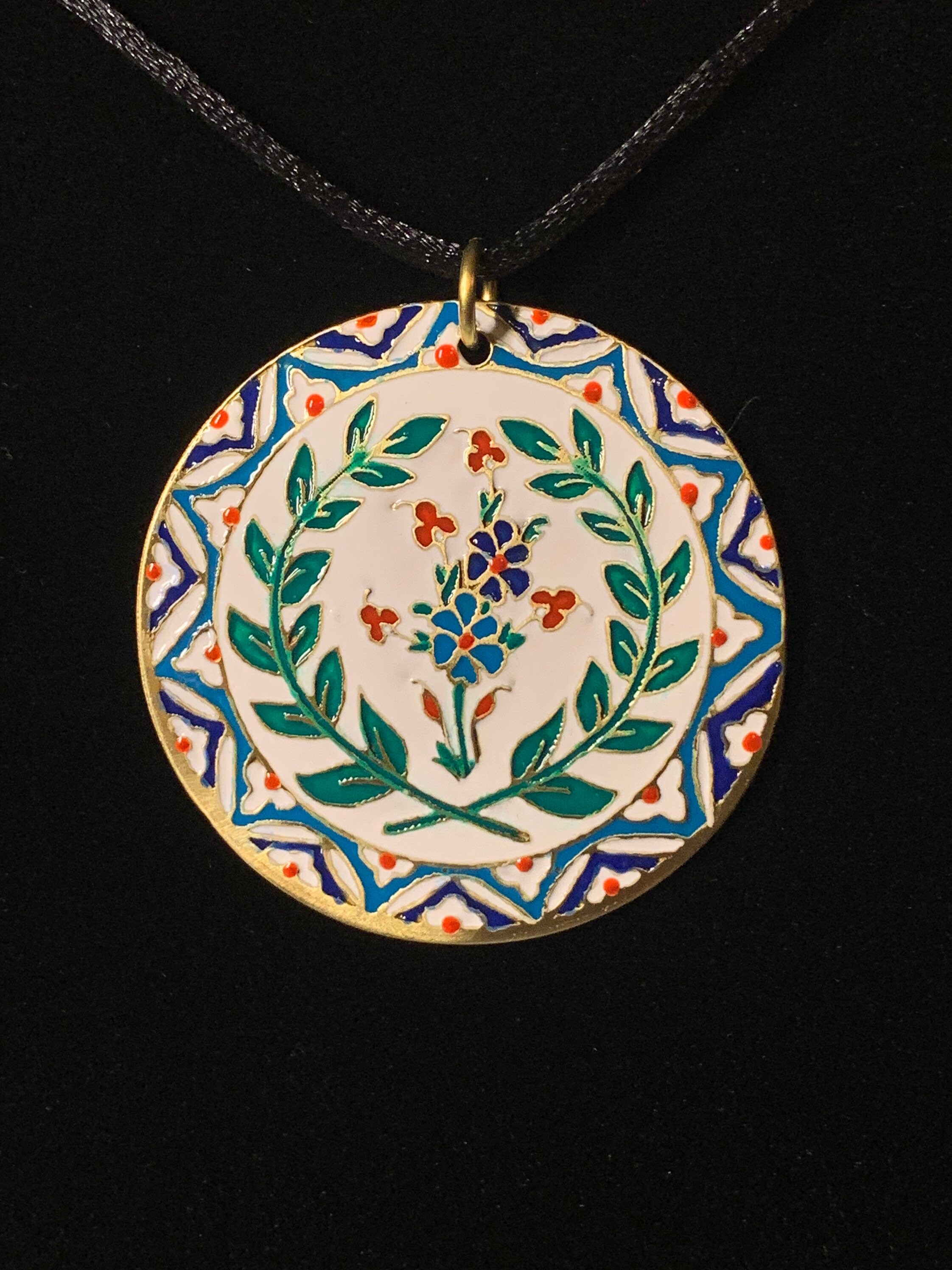 SCA Ottoman Laurel Medallion floral | Etsy