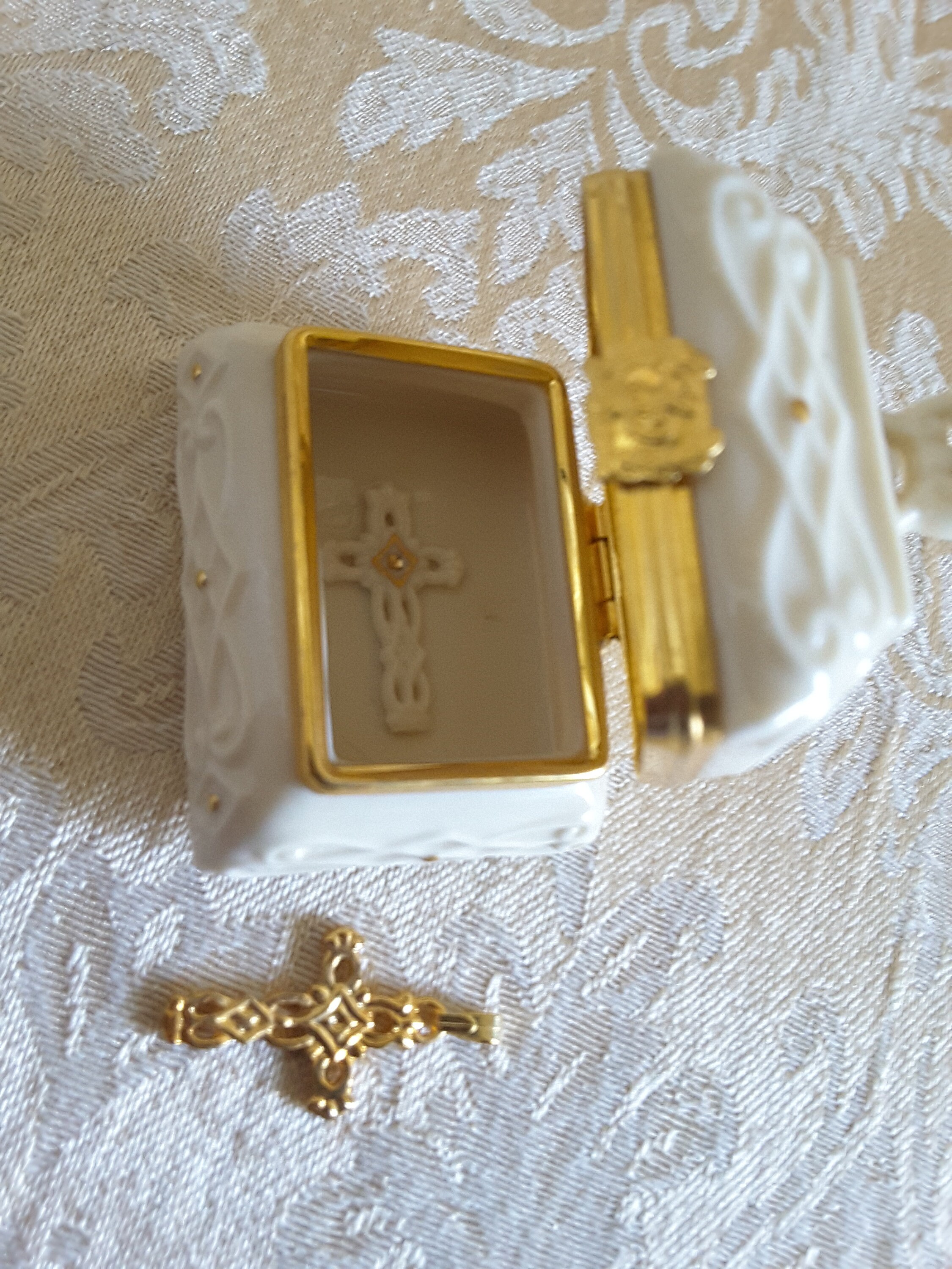 Cross of Hope Vintage Lenox Treasures Porcelain Box With Cross Charm ...