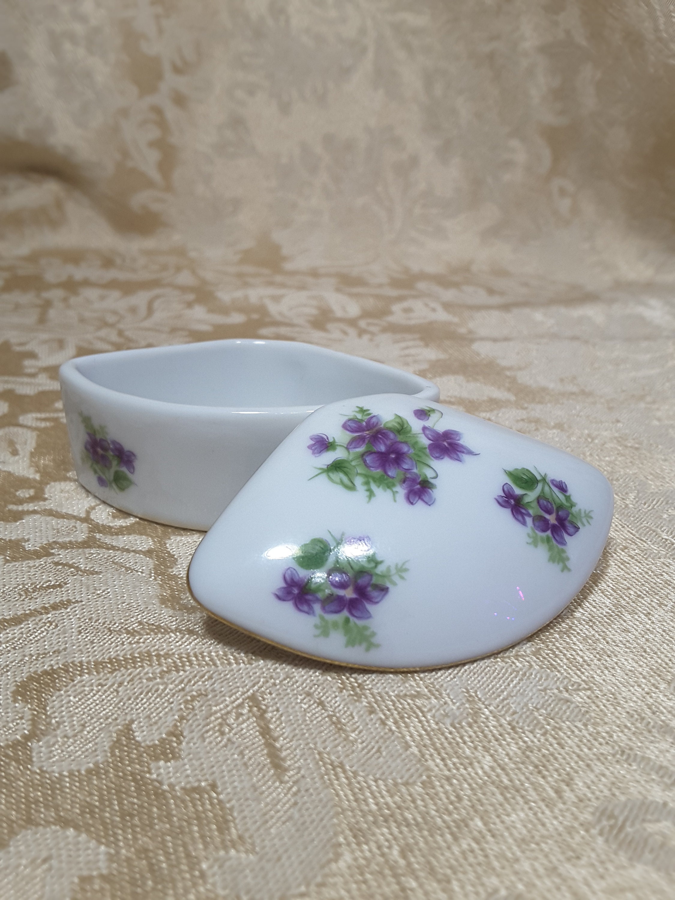 Vintage Porcelain Trinket Box 1964 White With Violets and Leaves - Etsy