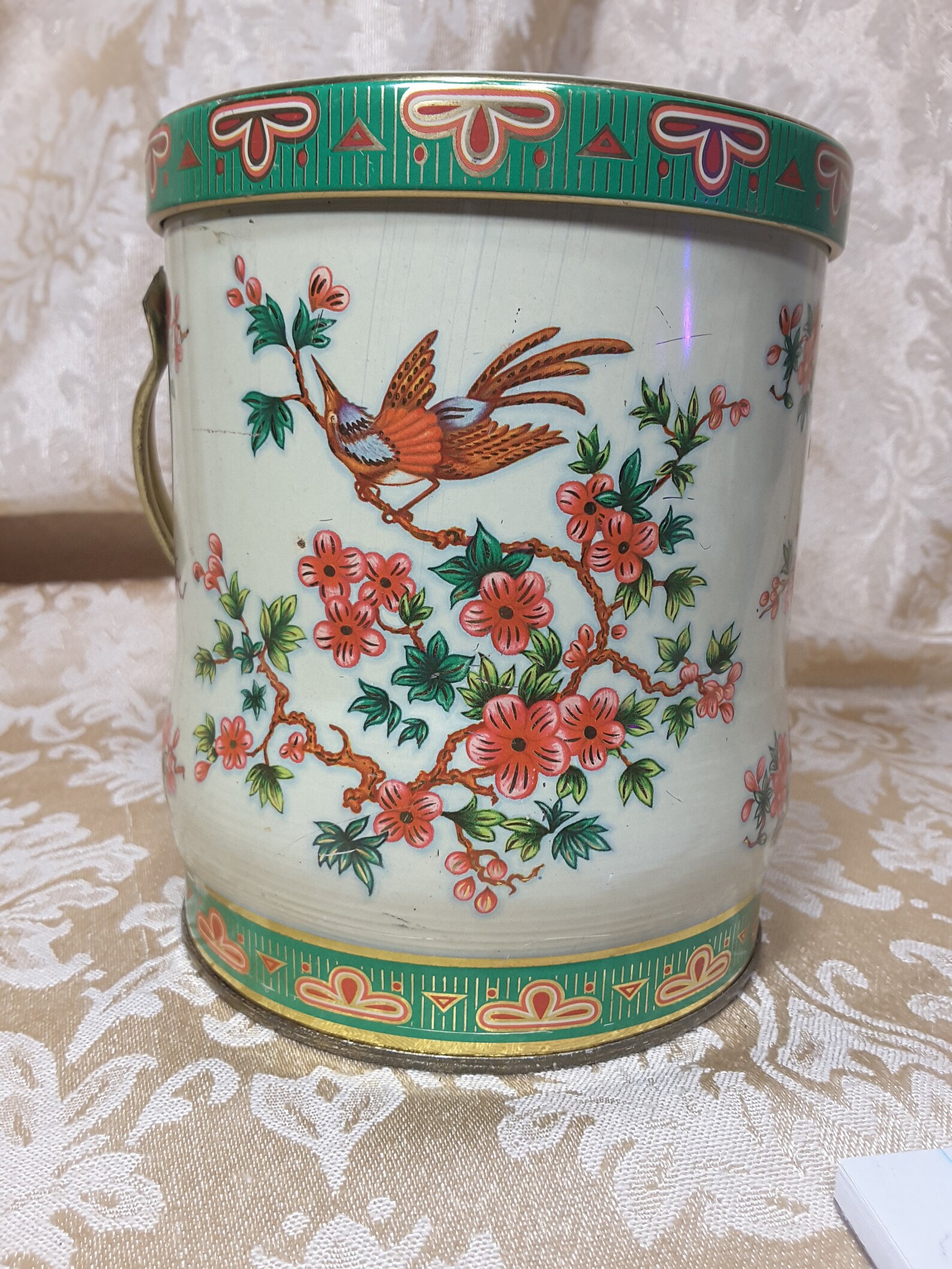 Daher Vintage Daher Tin Made in England Round Biscuit Tin With - Etsy