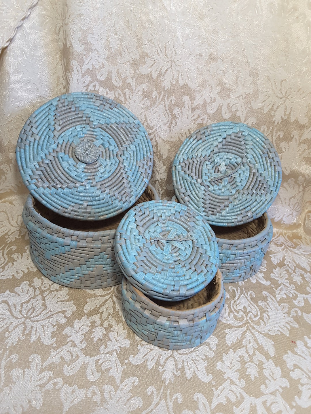 Woven Nesting Baskets Beautiful Set of 3 with lids Round Light Blue ...