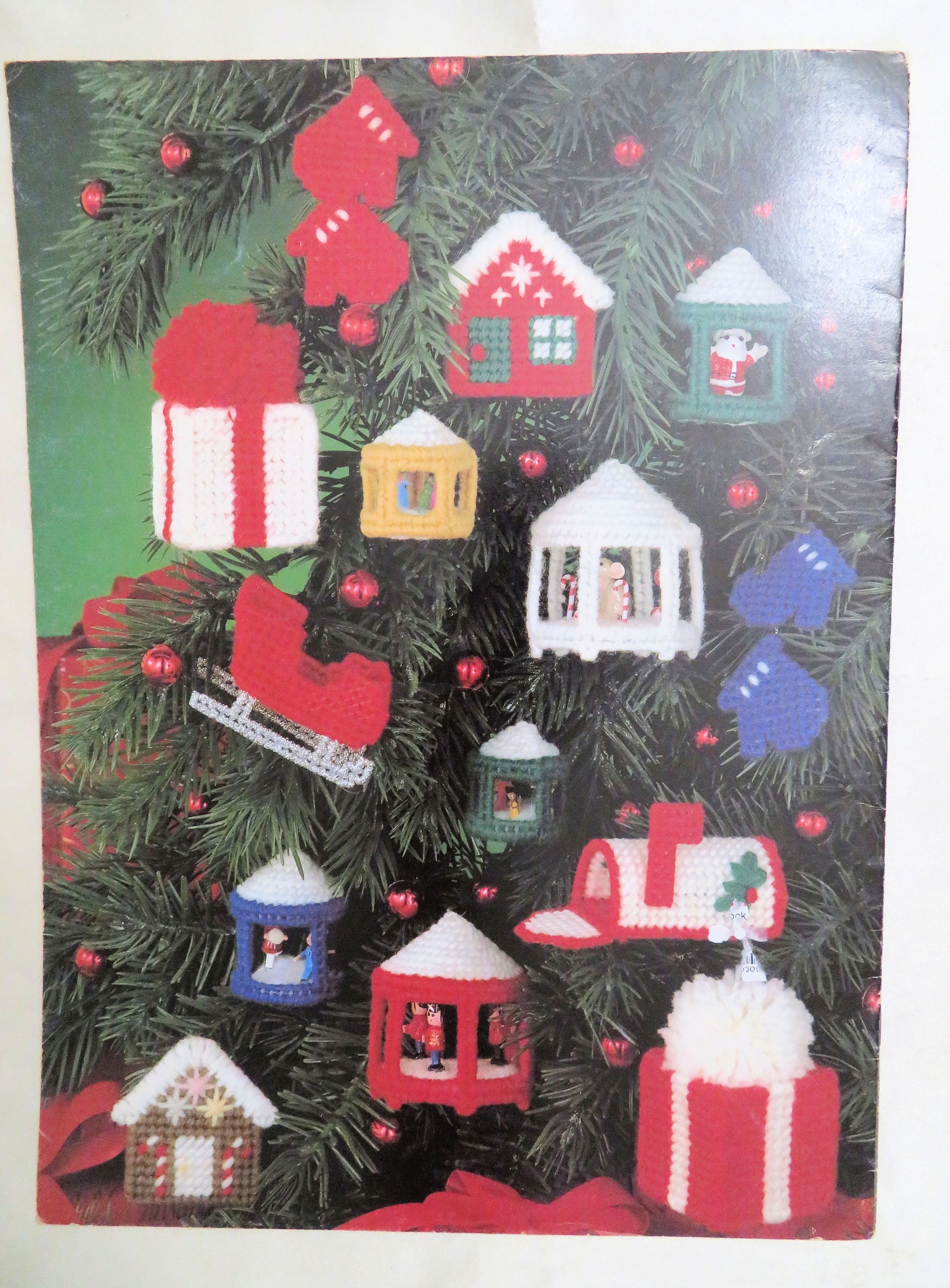 Creative Christmas Projects for Plastic Canvas Designs by Nancy Dorman ...