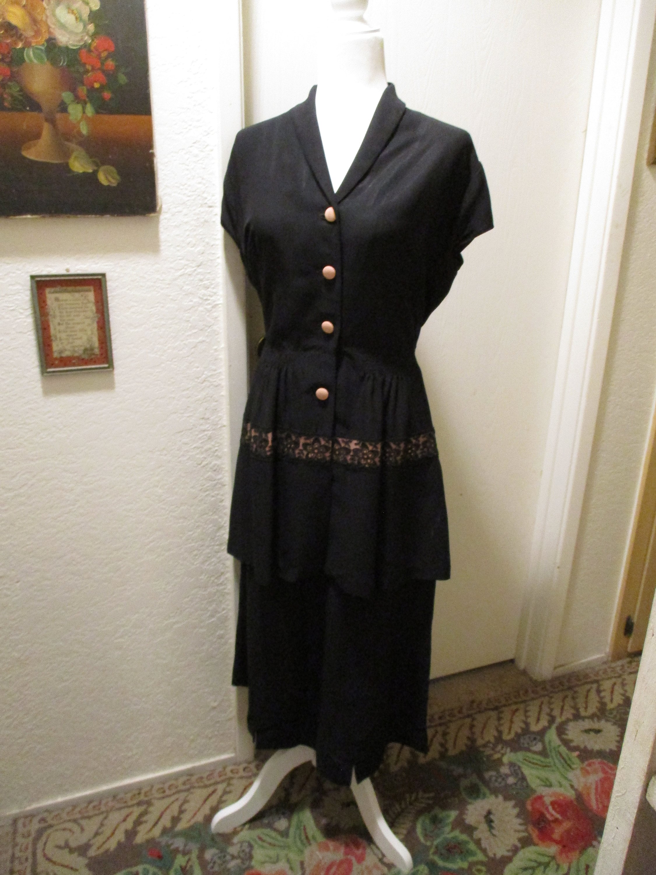 A JOYCE ORIGINAL 1940's 2 Piece Black & Pink Top W/ Peplum and Skirt ...