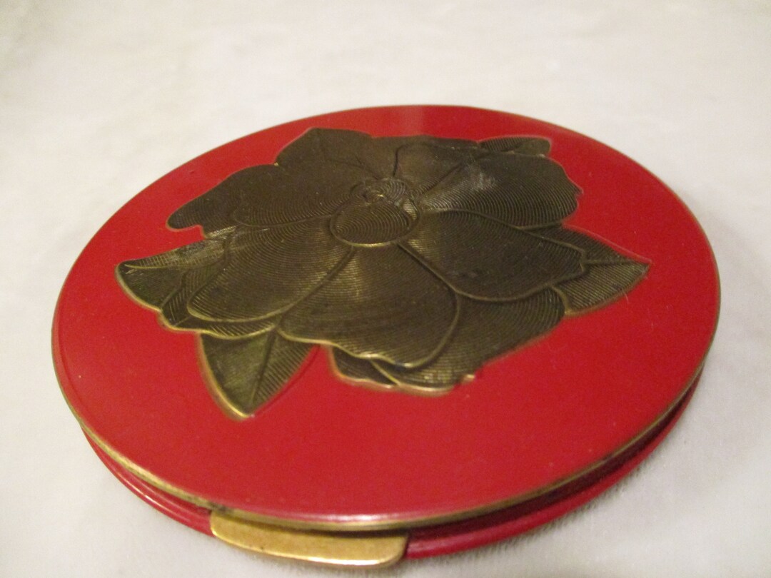 1940's REX Red W/ Gold Flower Powder Compact - Etsy