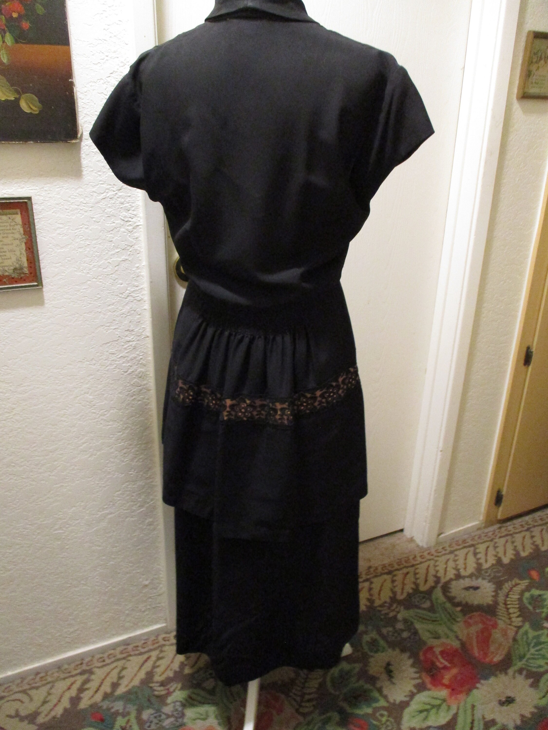A JOYCE ORIGINAL 1940's 2 Piece Black & Pink Top W/ Peplum and Skirt ...