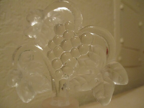 Vintage circa 1950/60s Frosted Pink Perfume Bottle w/… - Gem