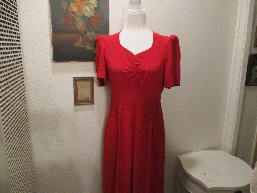 Original 1940s Red Crepe Dress W/ Sweetheart Neckline Medium - Etsy