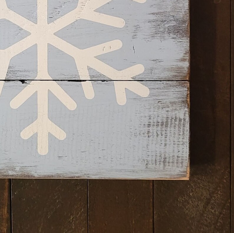 Snowflake Wood Wall Art / Rustic Winter Pallet Wood Sign / Farmhouse ...