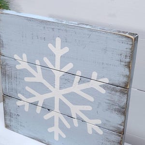 Snowflake Wood Wall Art / Rustic Winter Pallet Wood Sign / Farmhouse ...