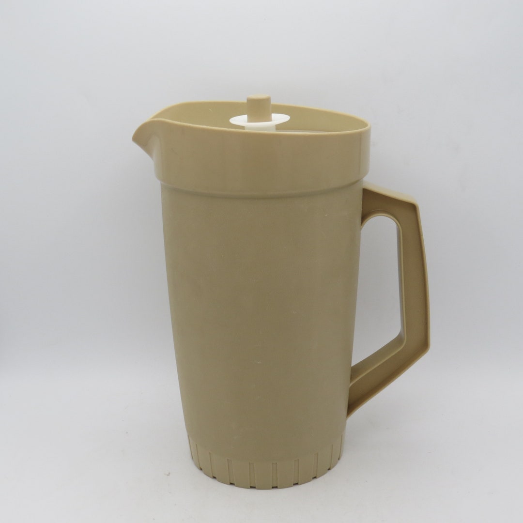Tupperware Pitcher, 2 Quart Tupperware Jug, Plastic Juice Pitcher ...