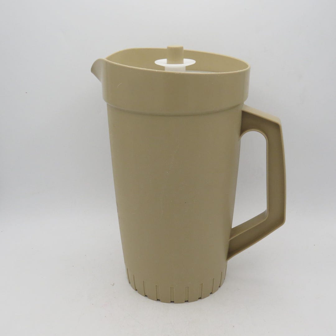 Tupperware Pitcher, 2 Quart Tupperware Jug, Plastic Juice Pitcher ...