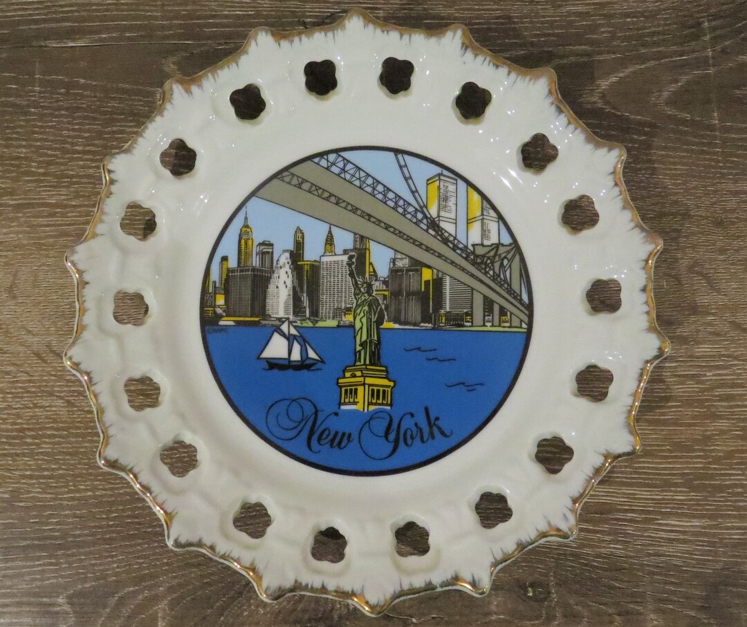 Vintage New York City Souvenir Plate: Gold Rimmed Wall Decor - Etsy