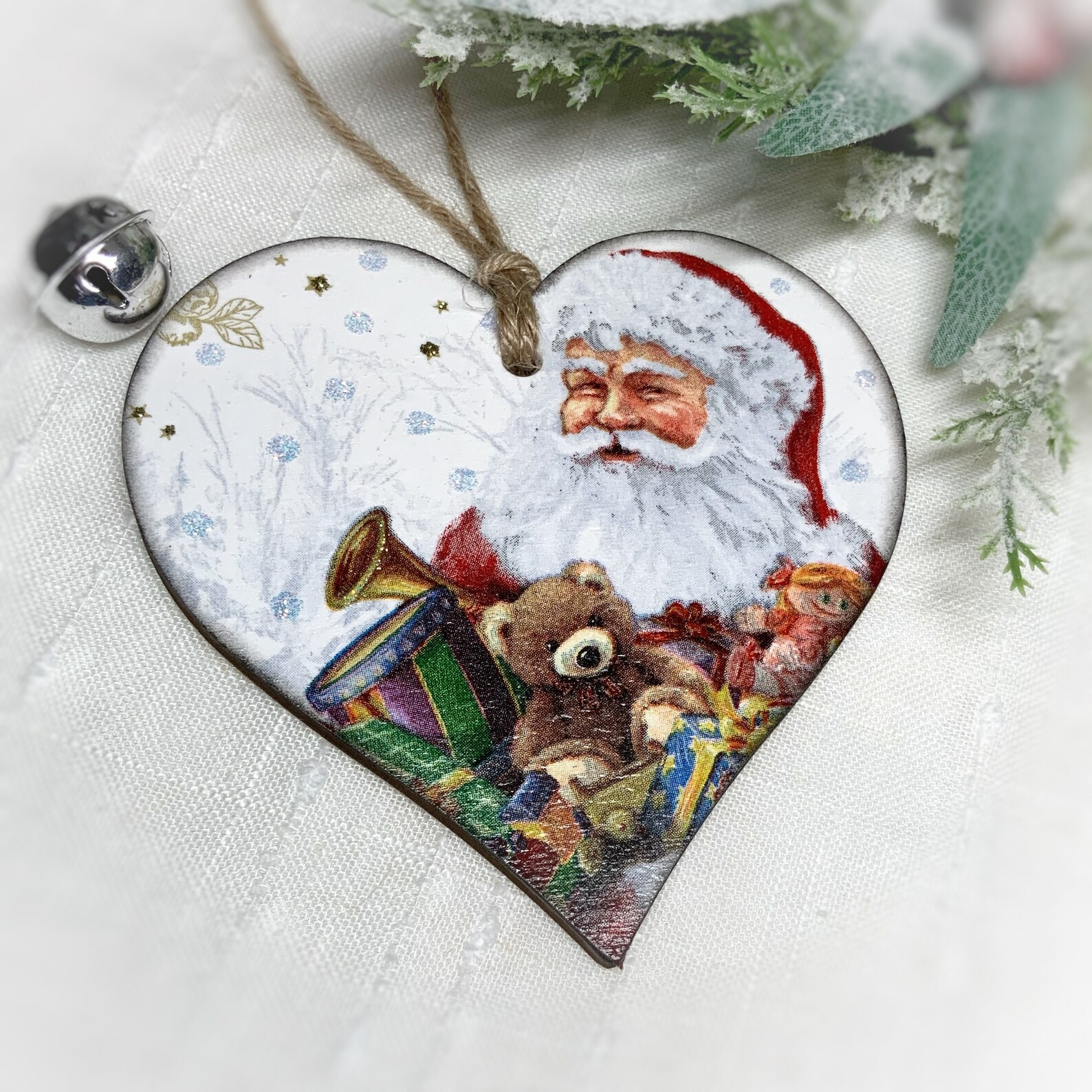 Traditional Father Christmas Decorations, Happy Jolly Santa Claus ...
