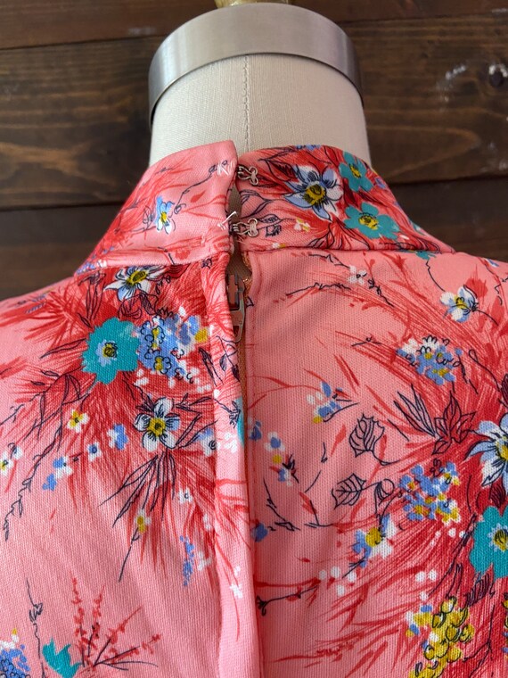 Vintage 70’s keyhole midi dress / coral and pink / fl… - Gem