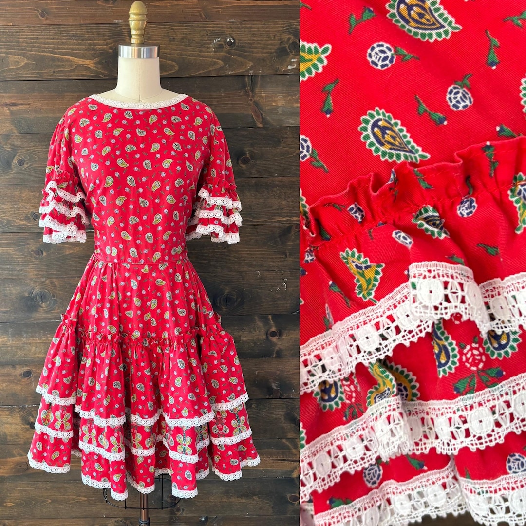 Vintage 70s Square Dance Dress / Red and Green Paisley / Lace Ruffle ...