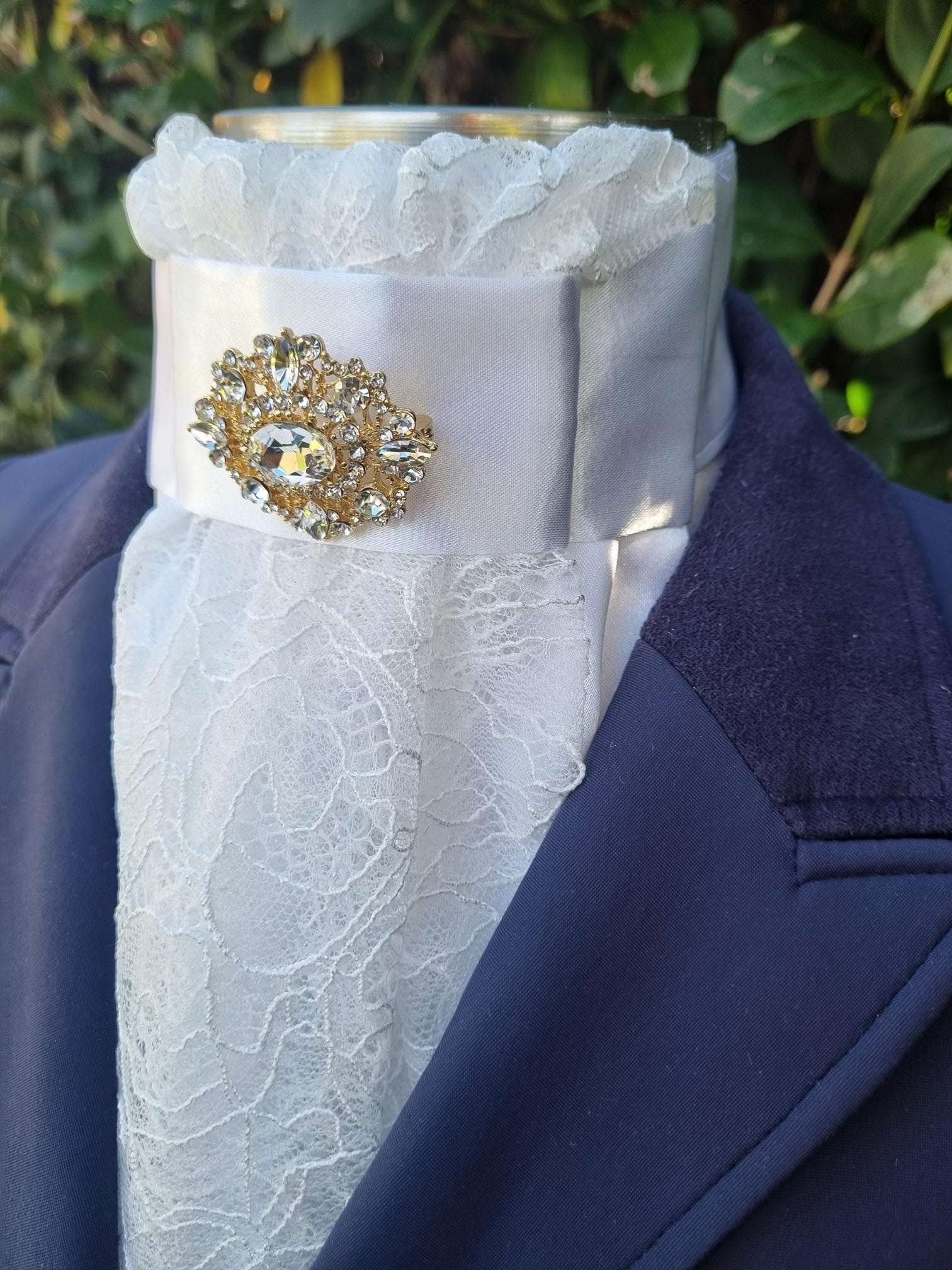 ERA Lyndal Grace White Satin and Chantilly Lace Pre-tied Stock Tie ...