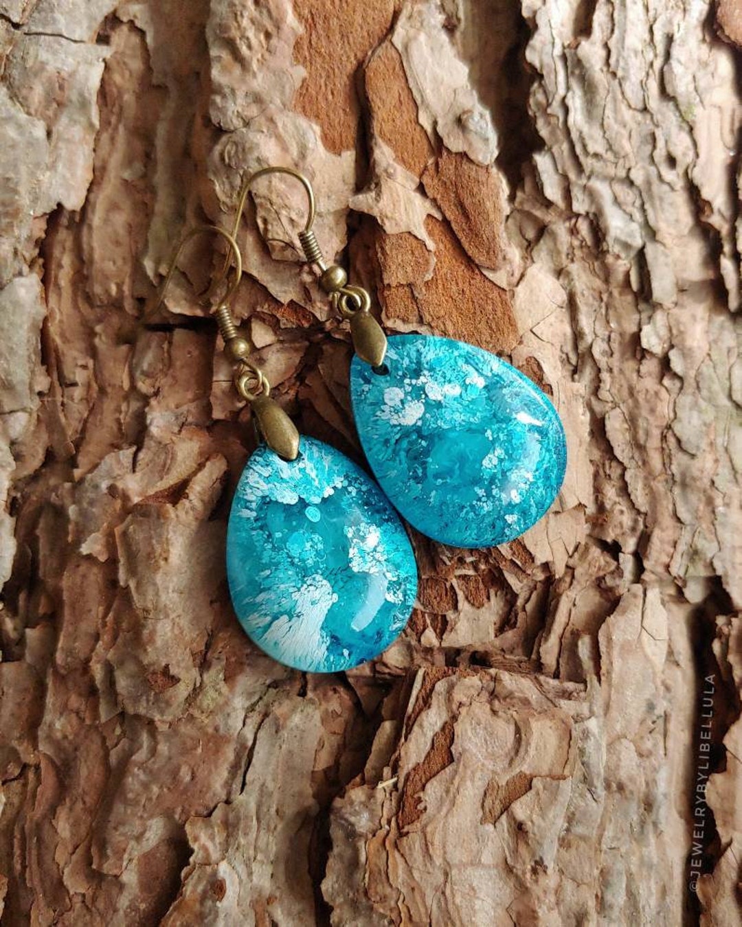 Arethusa in Vibrant Light Blue/epoxy Resin/alcohol Ink/petri Art ...