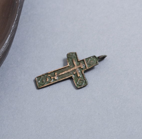Croix chrétienne antique en laiton partie bijoux pendentif | Etsy