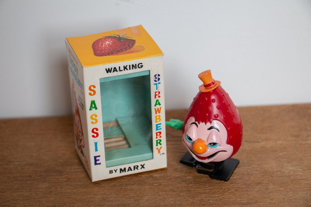 Vintage Sassie Strawberry Louis MARX Munchie Mechanical Hopping Windup ...