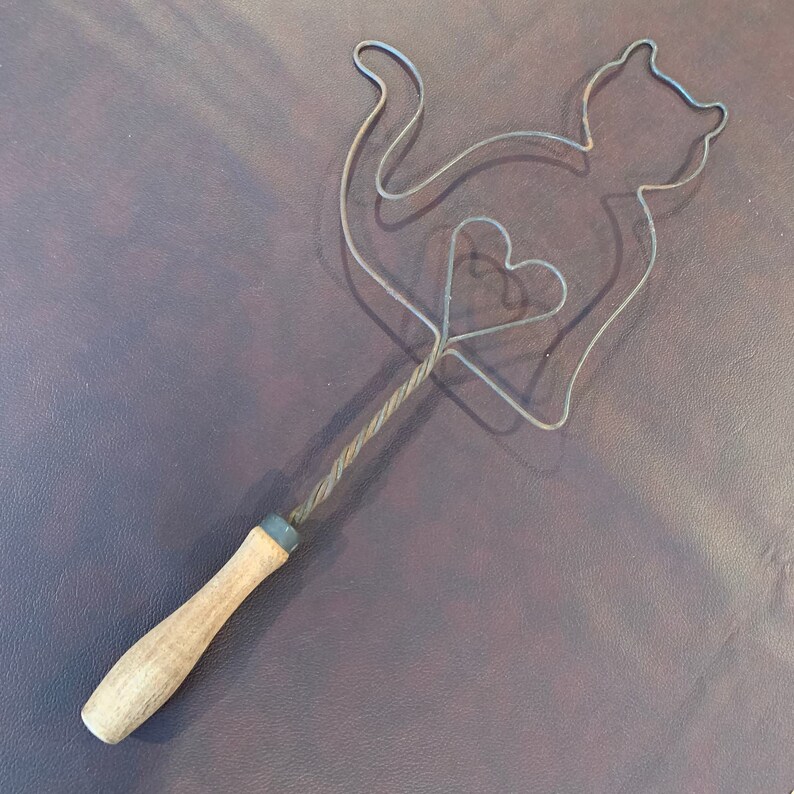 Vintage Cat Shaped Rug Beater Wire With Wooden Handle - Etsy