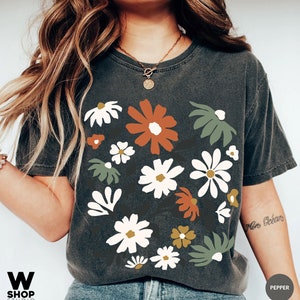 Retro Flowers Tshirt, Boho Wildflowers, Floral Nature Shirt, Oversized ...