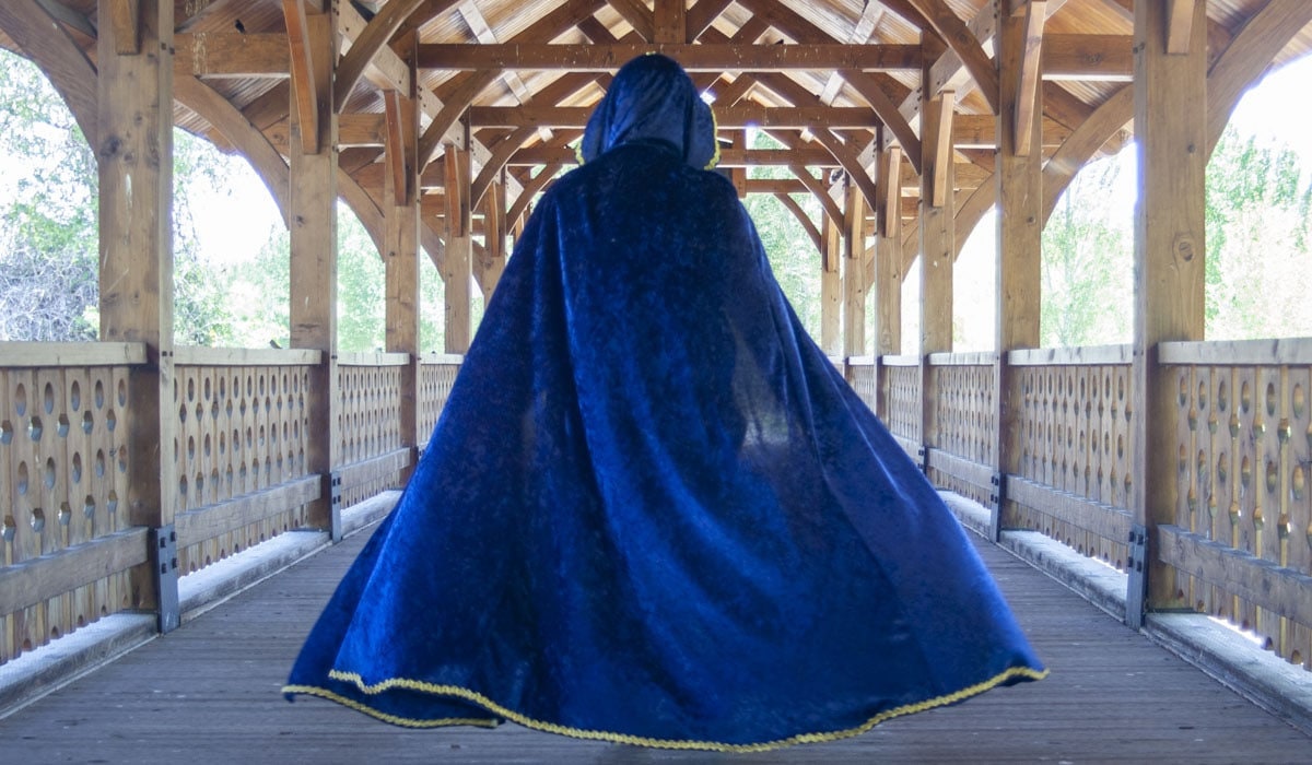 Hooded Velvet Cloak - Etsy